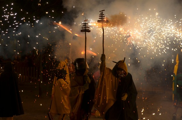 BALL DE DIABLES o Baile de Diablos – DESMORAL